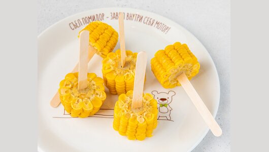 Кукуруза на палочке с бесплатной доставкой на дом из «ВкусВилл ...